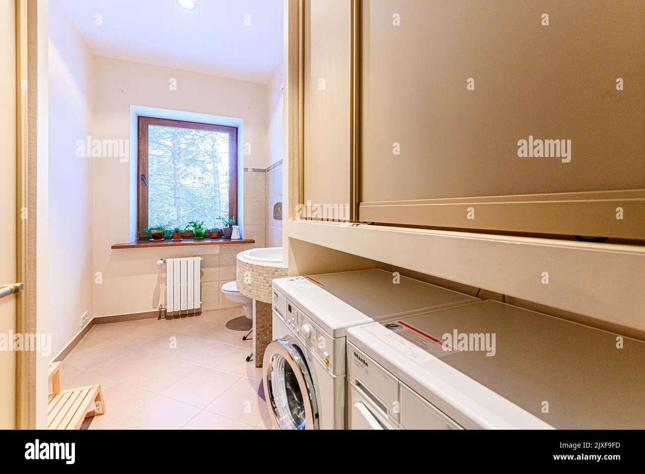 Russia, Moscow- May 21, 2020: interior apartment room bathroom, sink ...