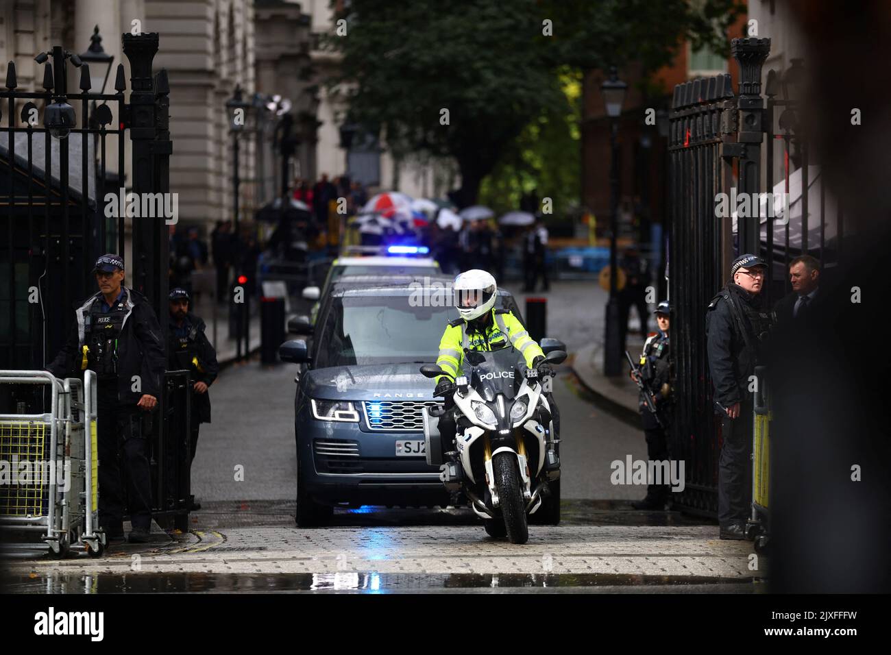 Liz truss motorcade hi-res stock photography and images - Alamy