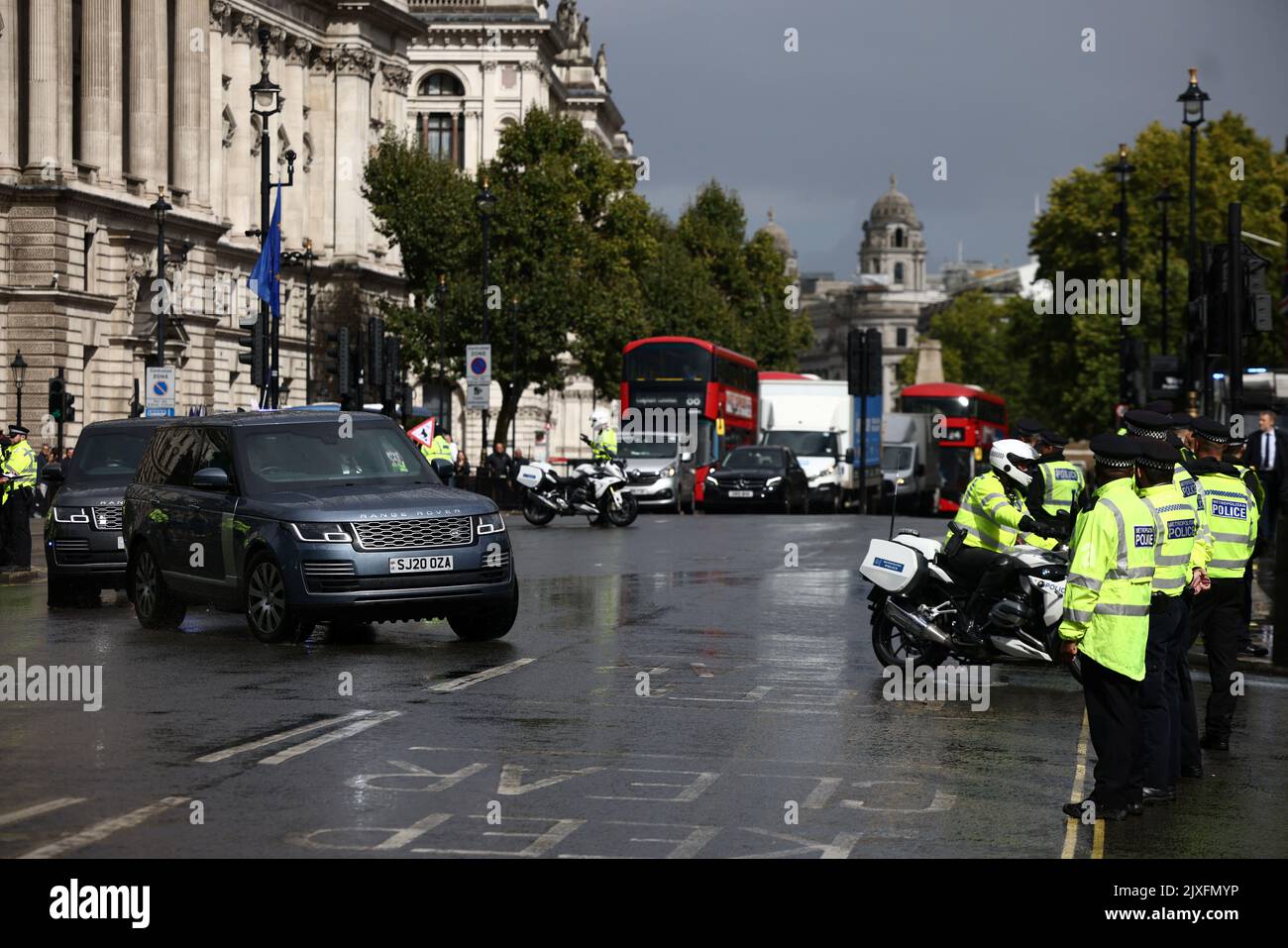 Liz truss motorcade hi-res stock photography and images - Alamy