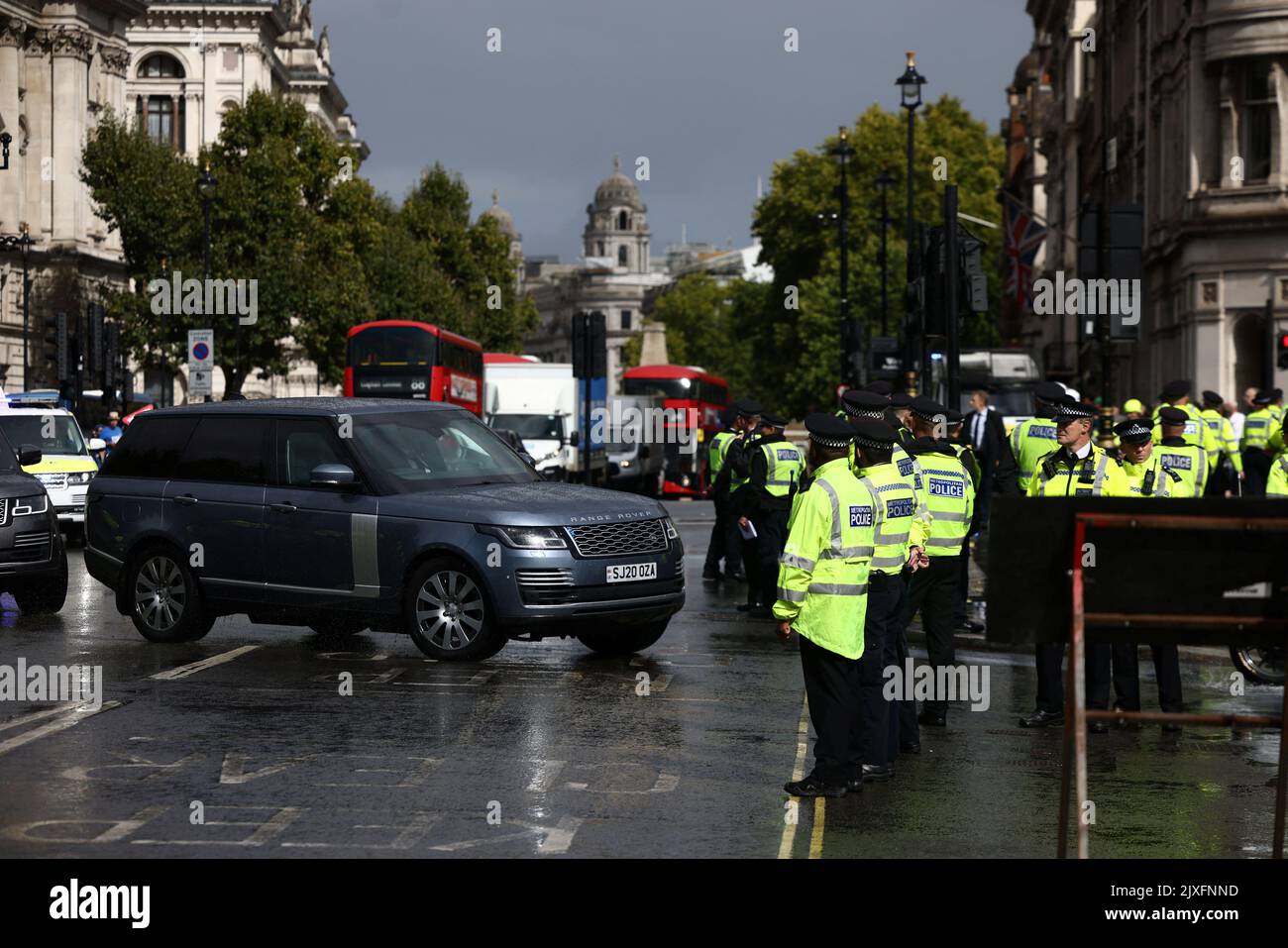 Liz truss motorcade hi-res stock photography and images - Alamy