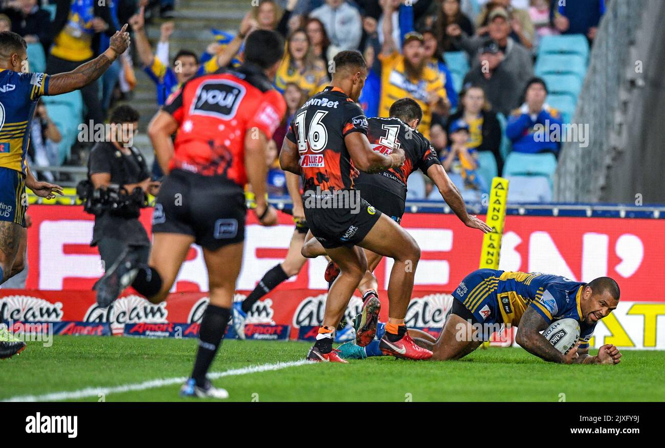 Manu Ma'u (right) scores a try for the Eels during the Round 9 NRL ...