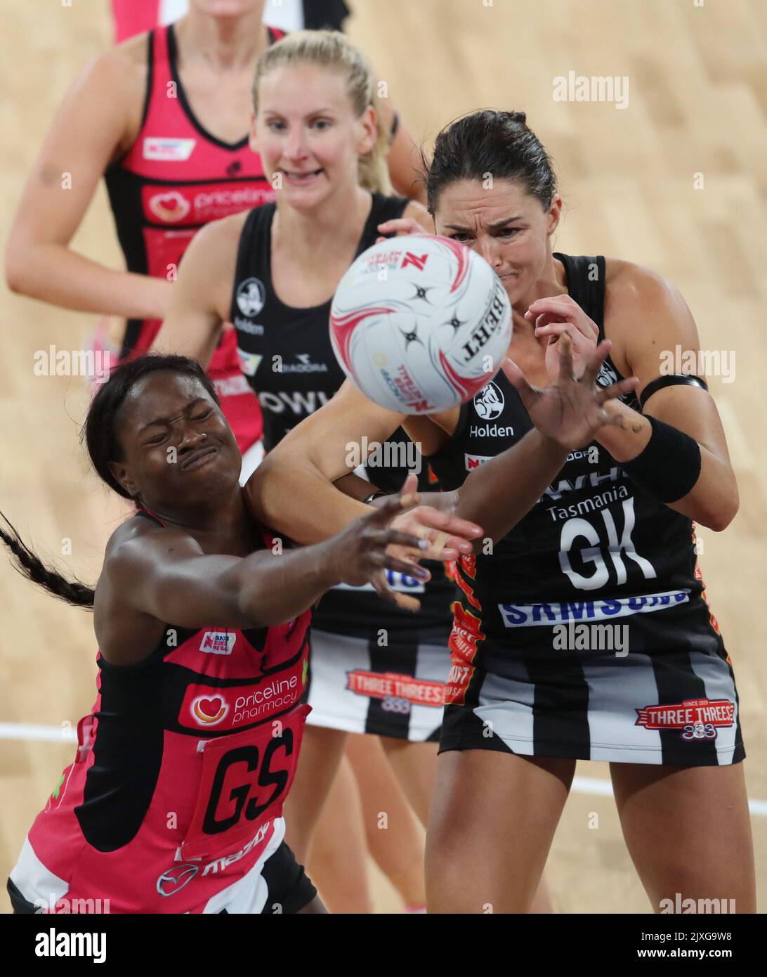 Shimona Nelson of the Thunderbirds in action against Sharm Layton of ...