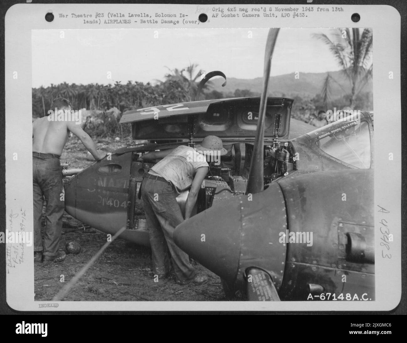 Shell burst hi-res stock photography and images - Alamy