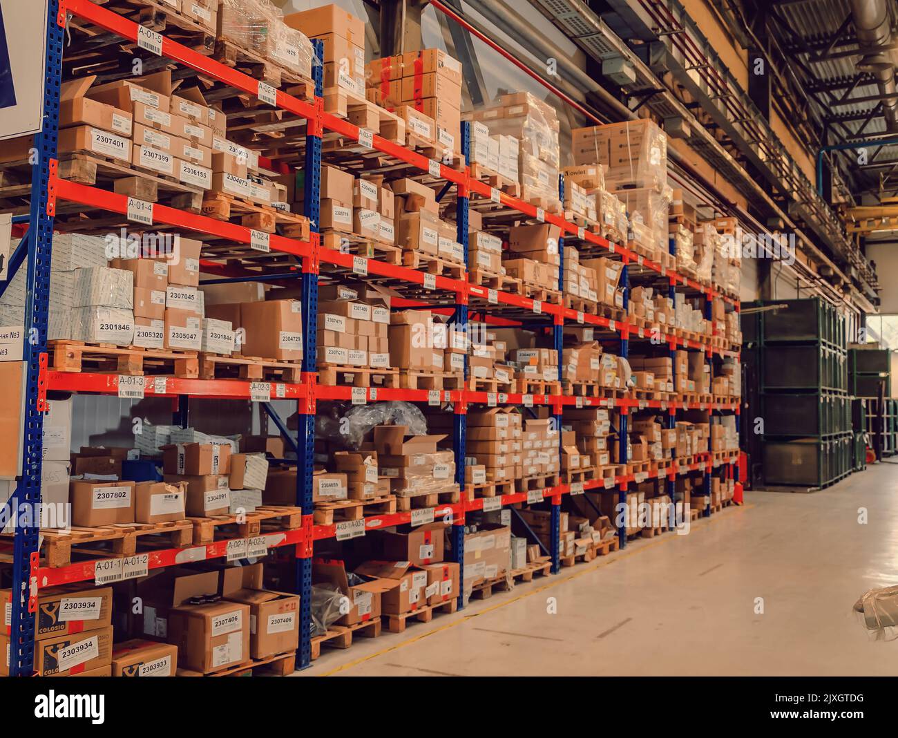 Industrial distribution, composition. Storage with high shelves, cargo ...