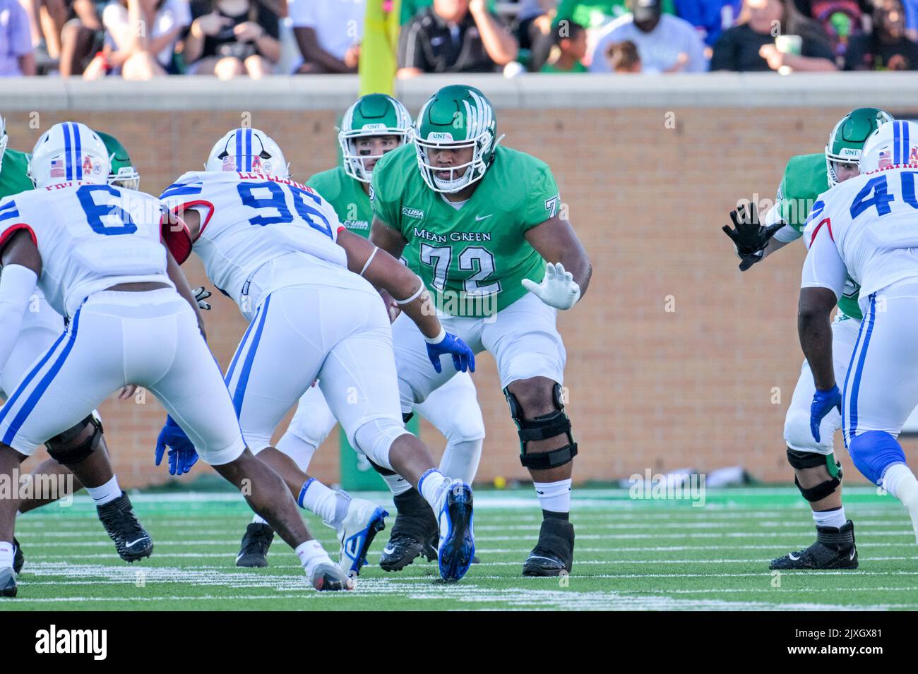 Football vs hi-res stock photography and images - Alamy