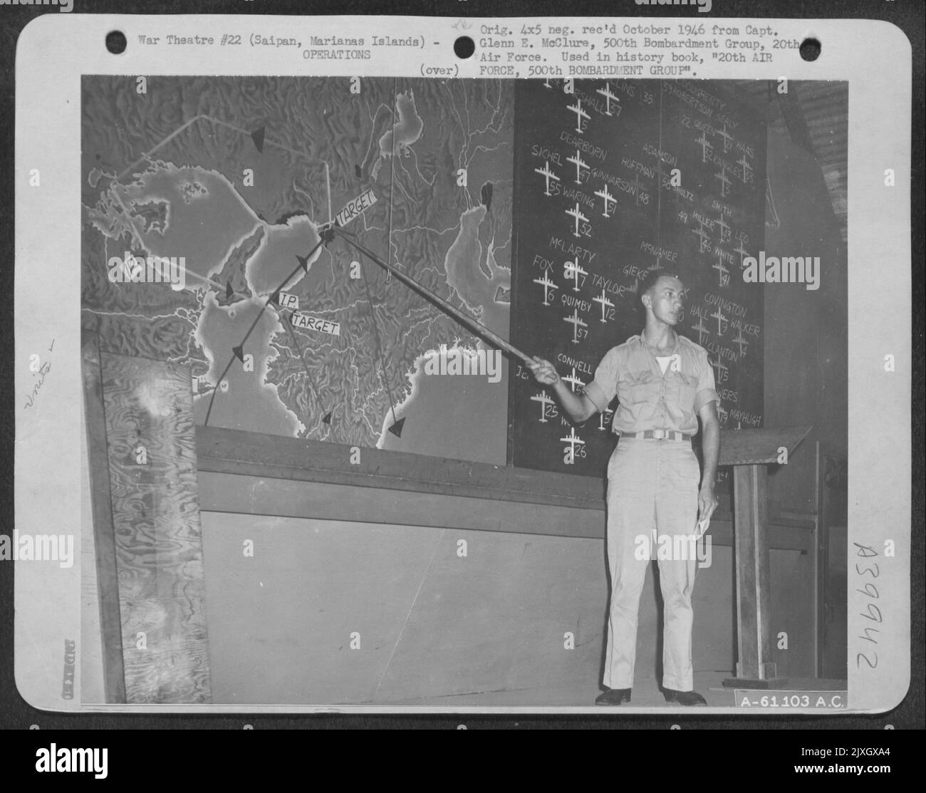 Staff Members Explaining An Impending Mission To Crews Of The 500Th ...