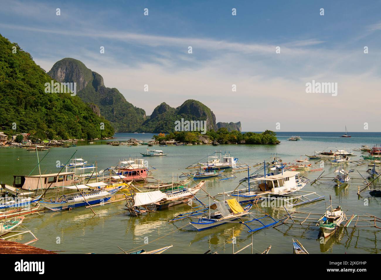Traditional boat, balangay, El Nido on the island of Pinagbuyutan ...