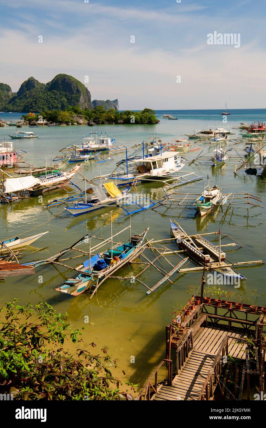 Traditional boat, balangay, El Nido on the island of Pinagbuyutan ...