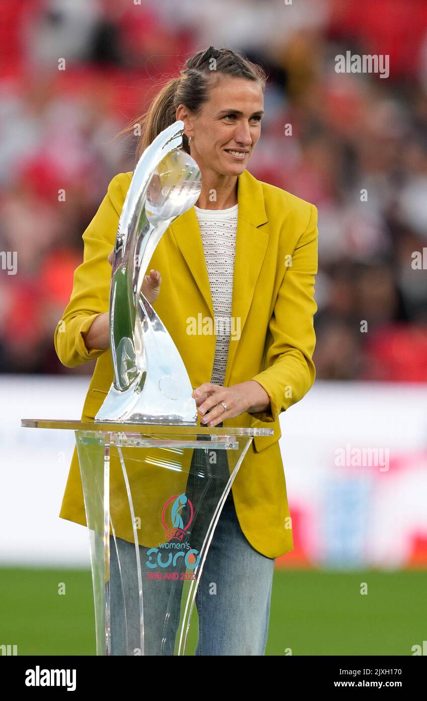 Women world cup trophy hi-res stock photography and images - Alamy