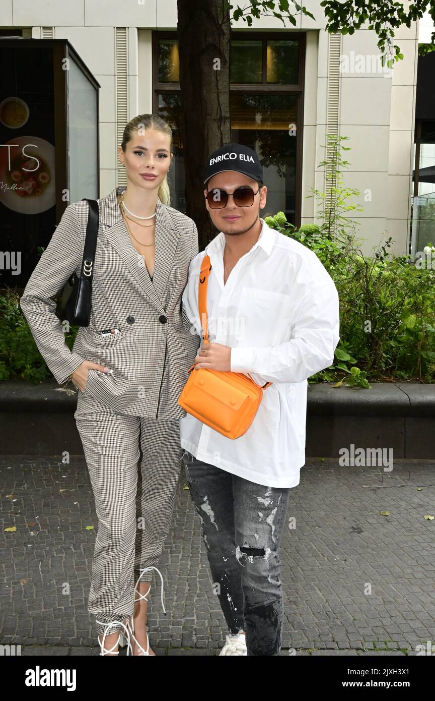 Larissa Neumann und Enrico Elia beim Mates Date Influencer Event auf ...