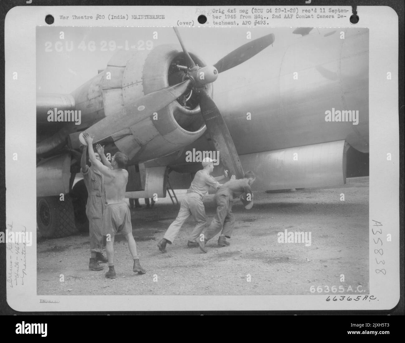 Ground Crew Of A Boeing B-29 Of The 462Nd Bomb Group, Xx Bomber Command ...