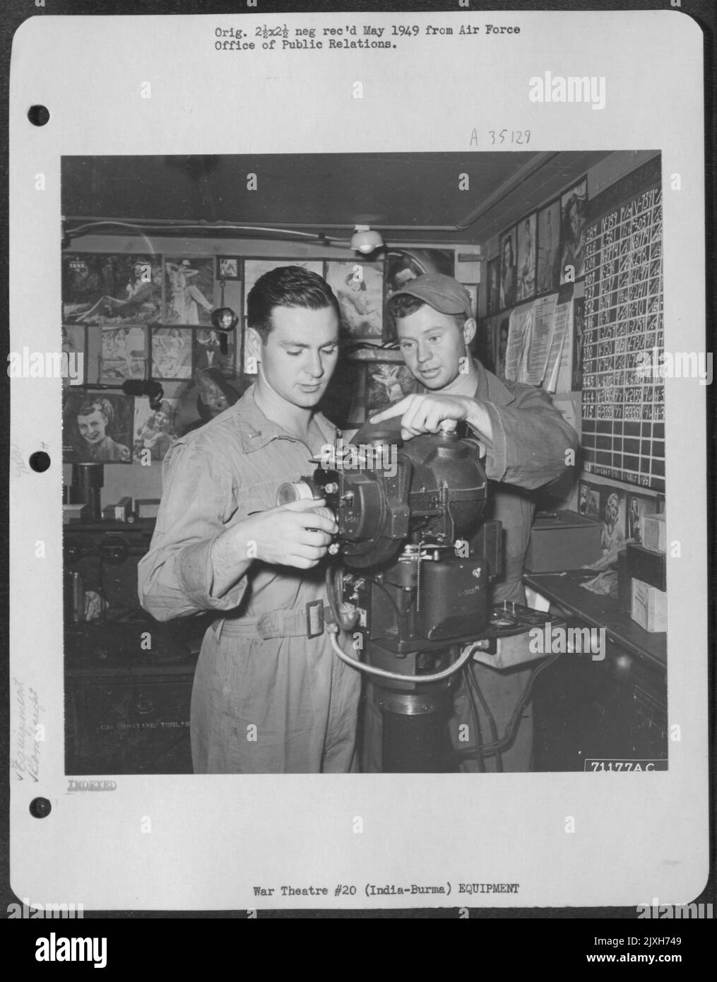 Men Adjust The Norden Bomb Sight For A Boeing B-29 Superfortress ...