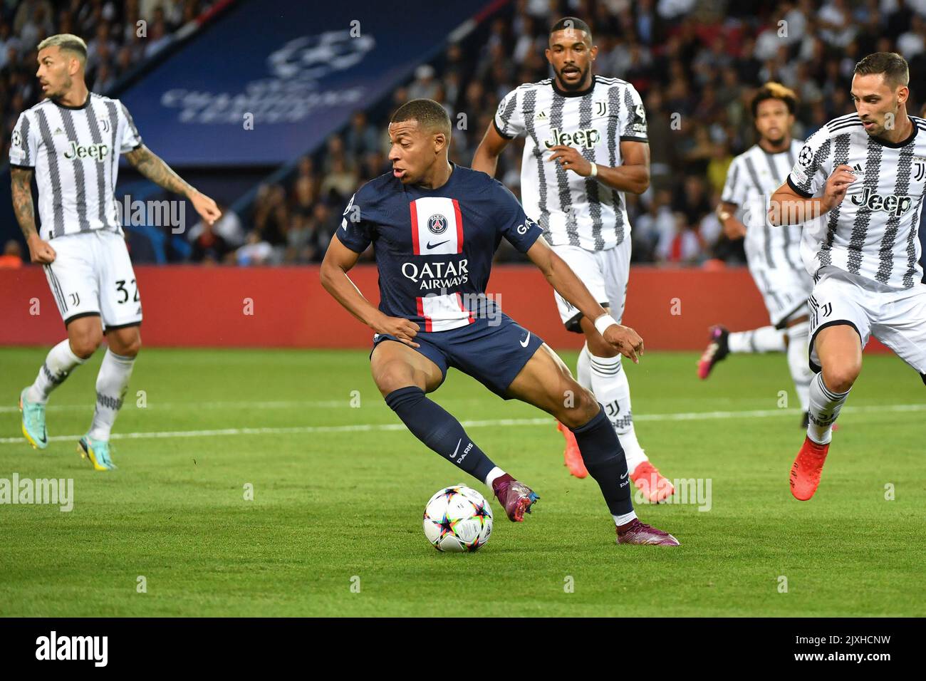 Kylian mbappe paris saint germain hi-res stock photography and images ...