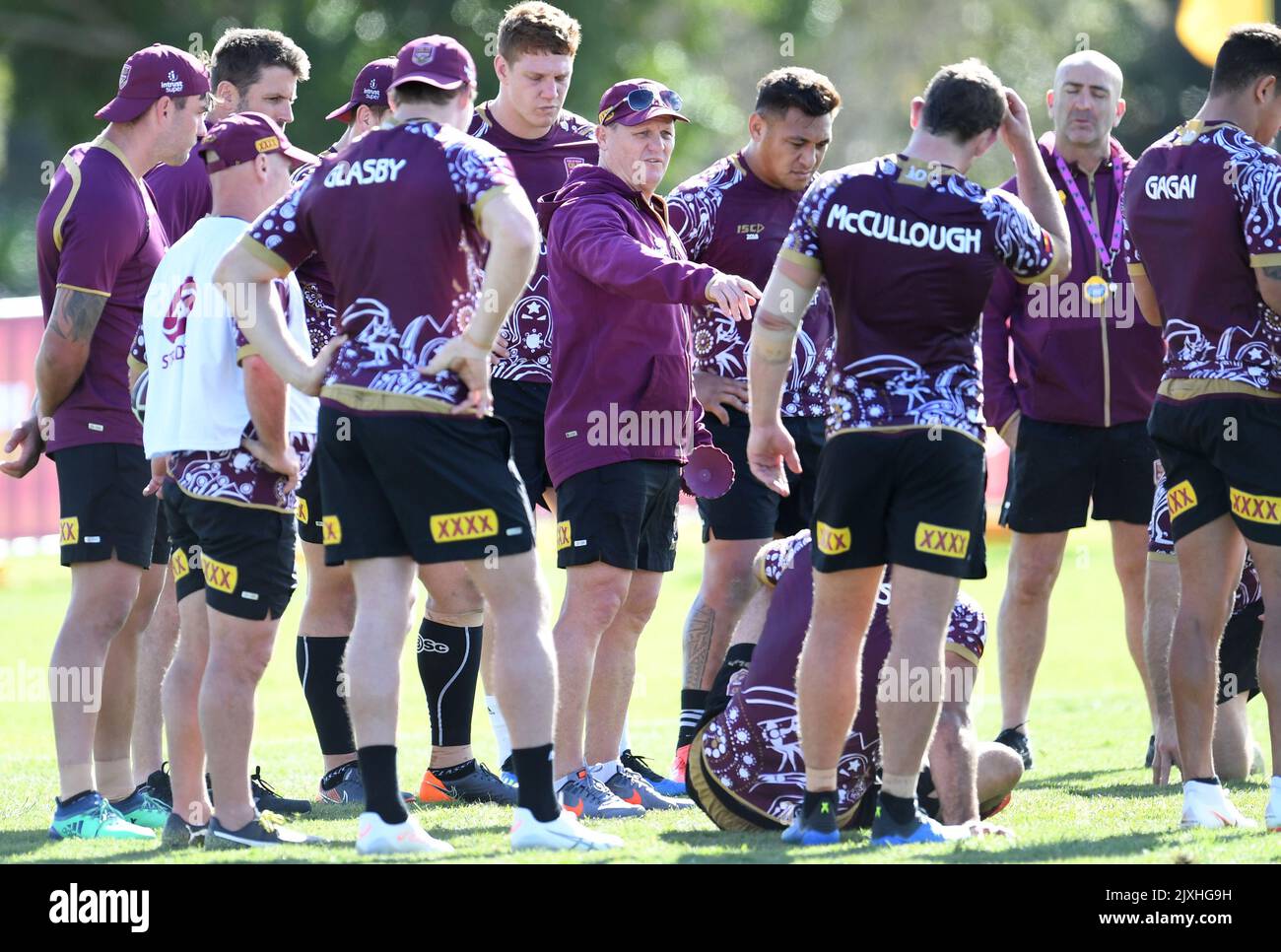 Queensland Maroons coach Kevin Walters (centre) speaks to his players ...