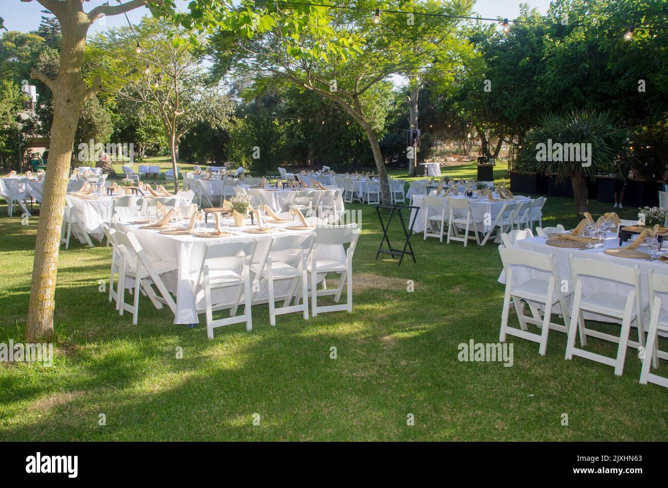 Formal dinner party setting hi-res stock photography and images - Alamy