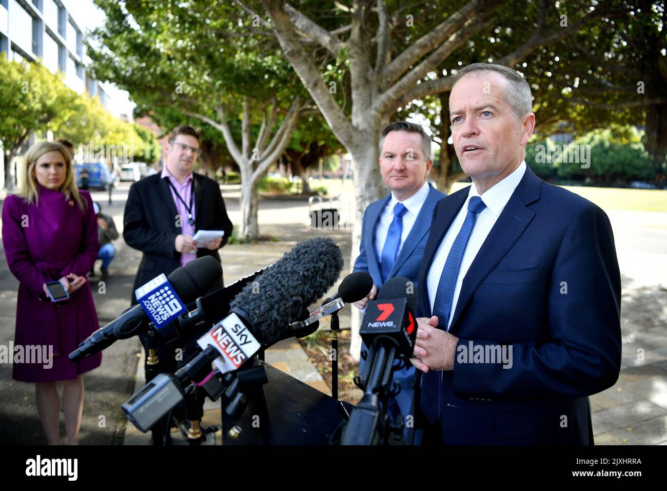 Leader of the Opposition Bill Shorten (right) and Shadow Treasurer ...