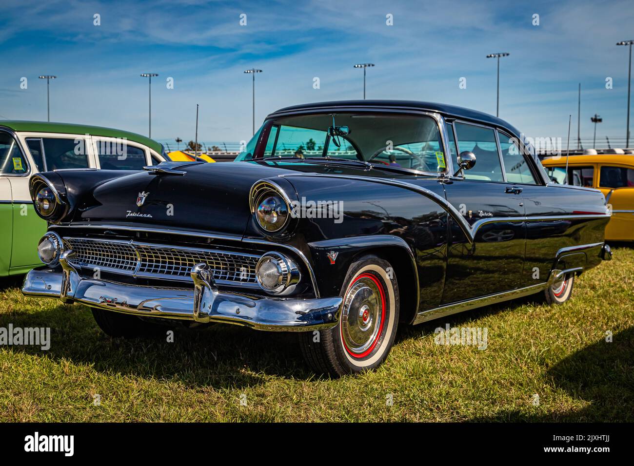 Classic 1955 ford fairlane car hi-res stock photography and images - Alamy