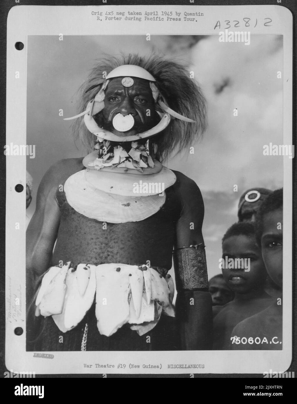 Chief Kindi of the Pagau tribe of the Chimbu area in Kerowagi, New ...