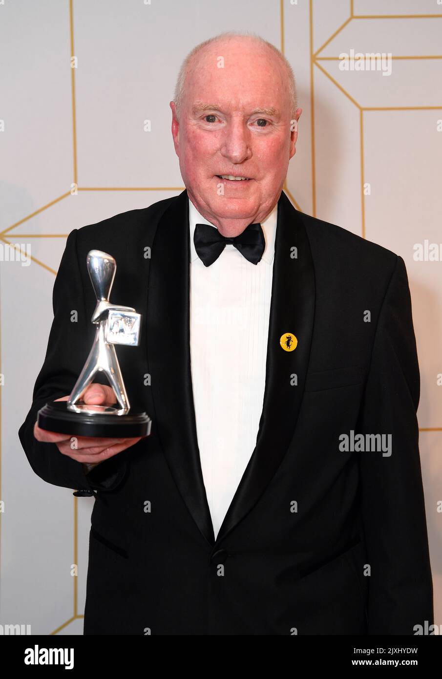 Ray Meagher poses with his Logie award for the most popular actor at ...