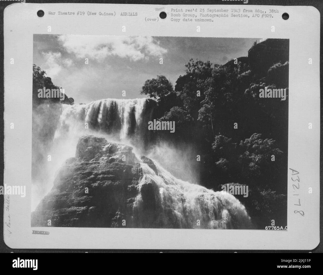 Rorona Falls, Inland New Guinea Stock Photo - Alamy