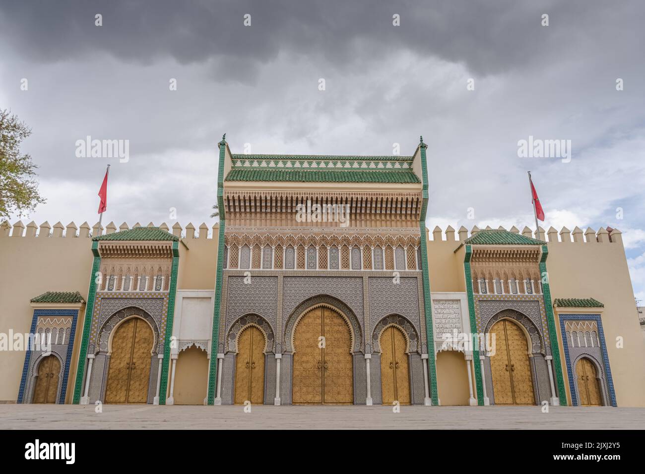 The royal palace in the old Medina of Fes Stock Photo - Alamy