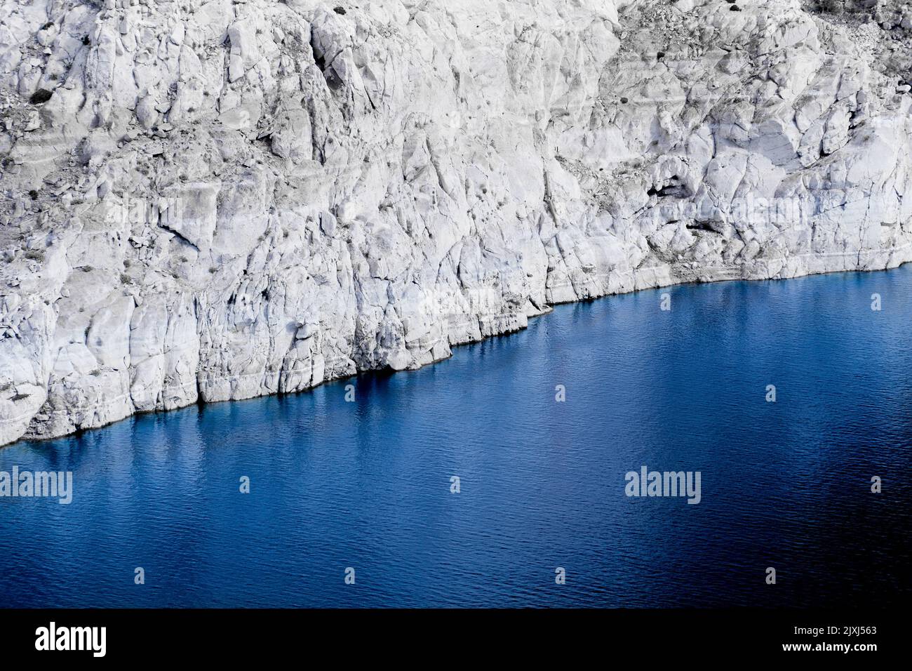 The white cliff and blue water Stock Photo - Alamy
