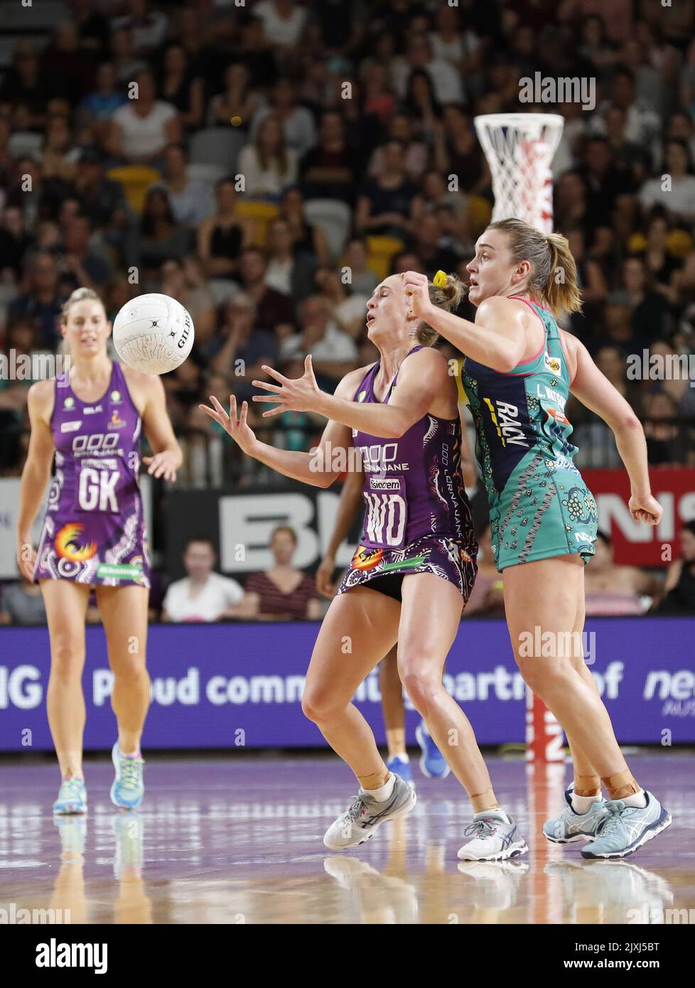 Gabi Simpson of Firebirds (left) and Liz Watson of Vixens during the ...