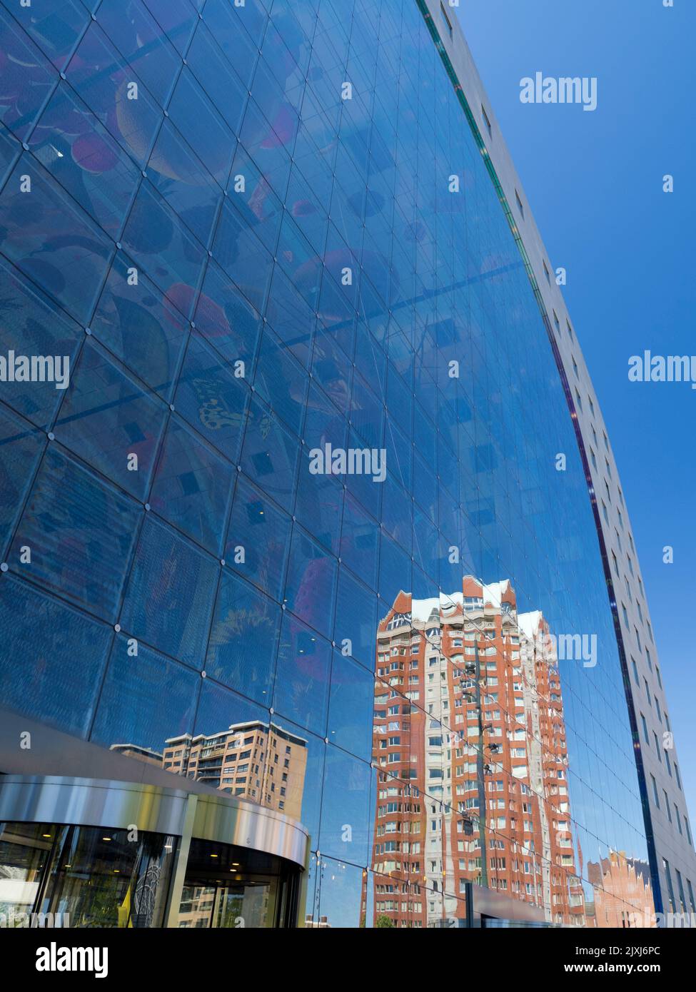 Opened by the Queen of the Netherlands in 2014m the Markthal (Market ...