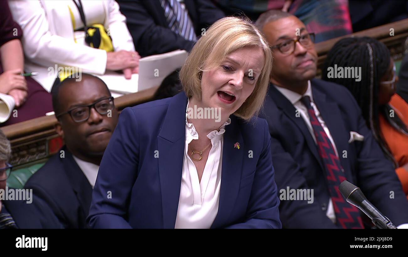 PMQsFirst PMQs for Liz Truss today 7.9.22 either side sat Penny ...