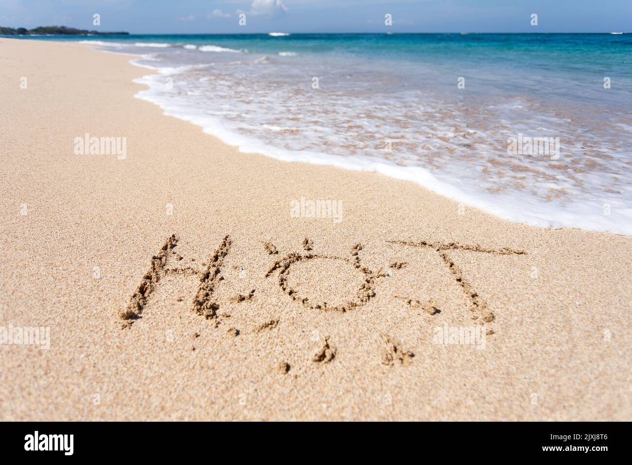 Summer written in the sand hi-res stock photography and images - Alamy