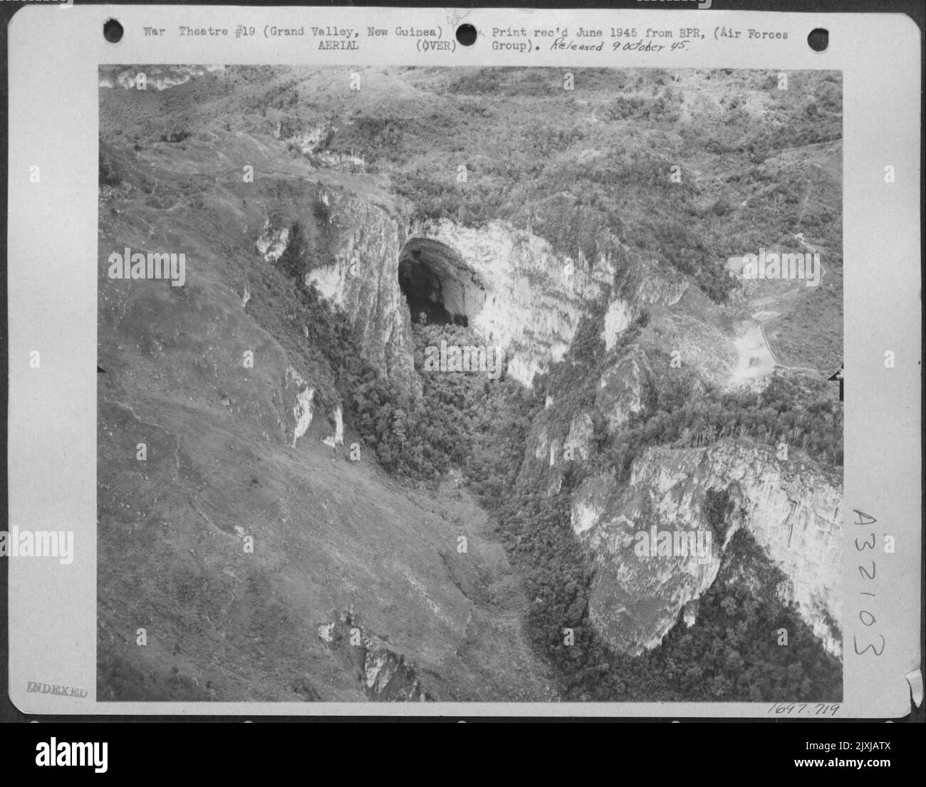 Grand Valley, (sometimes known as Shangri-La) of the Balim River, New ...