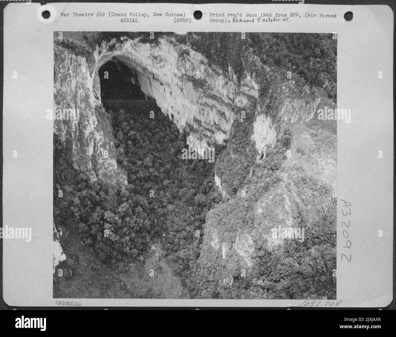 Grand Valley, (sometimes known as Shangri-La) of the Balim River, New ...