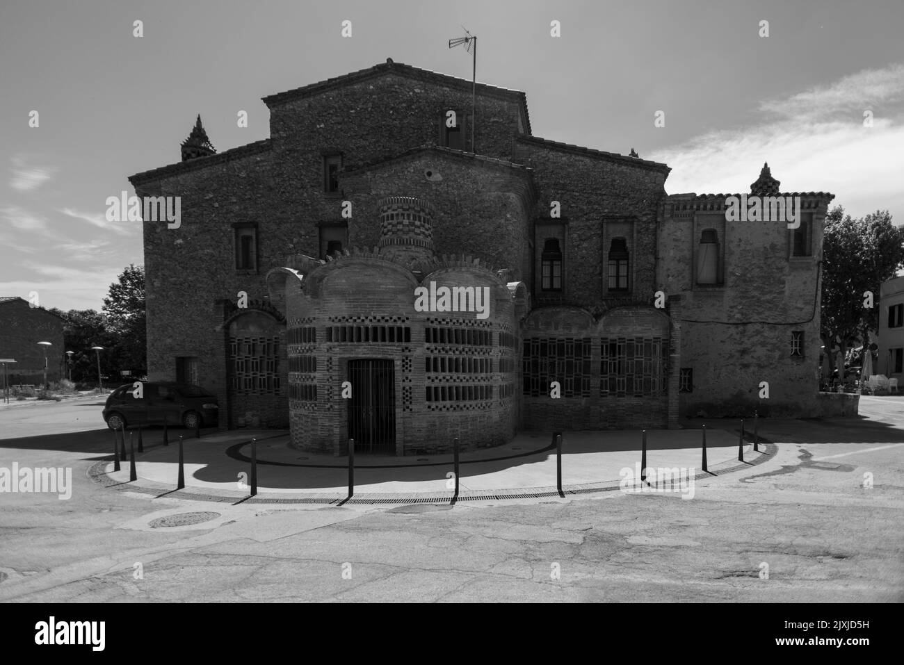 Fence road in city Black and White Stock Photos & Images - Alamy