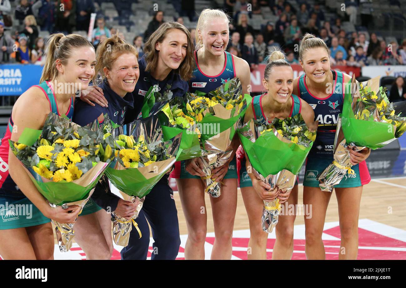 (L-R) Liz Watson, Tegan Philip, Emily Mannix, Renae Ingles, Jo Weston ...
