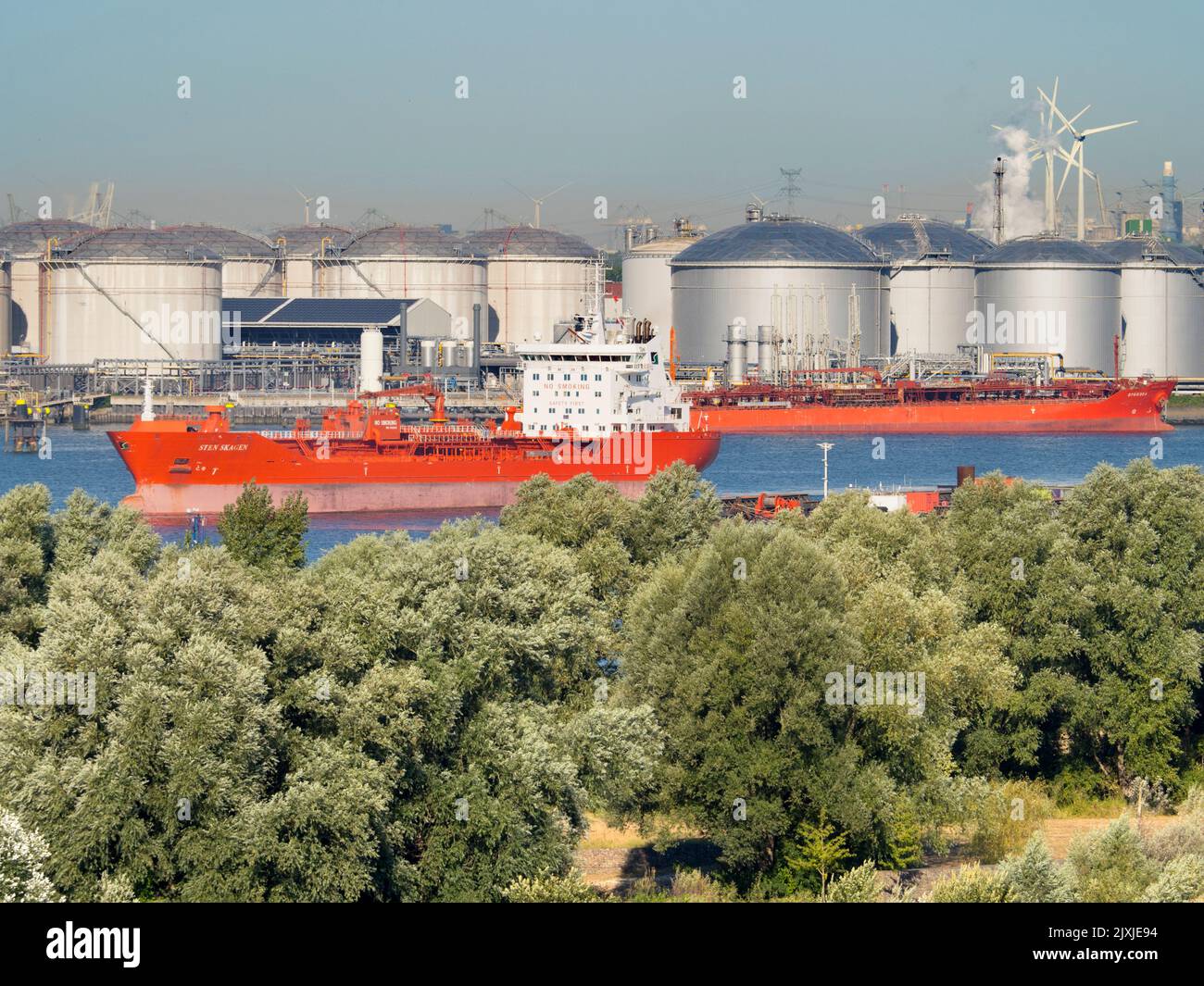 The past and future of energy supply - wind turbines and giant oil ...