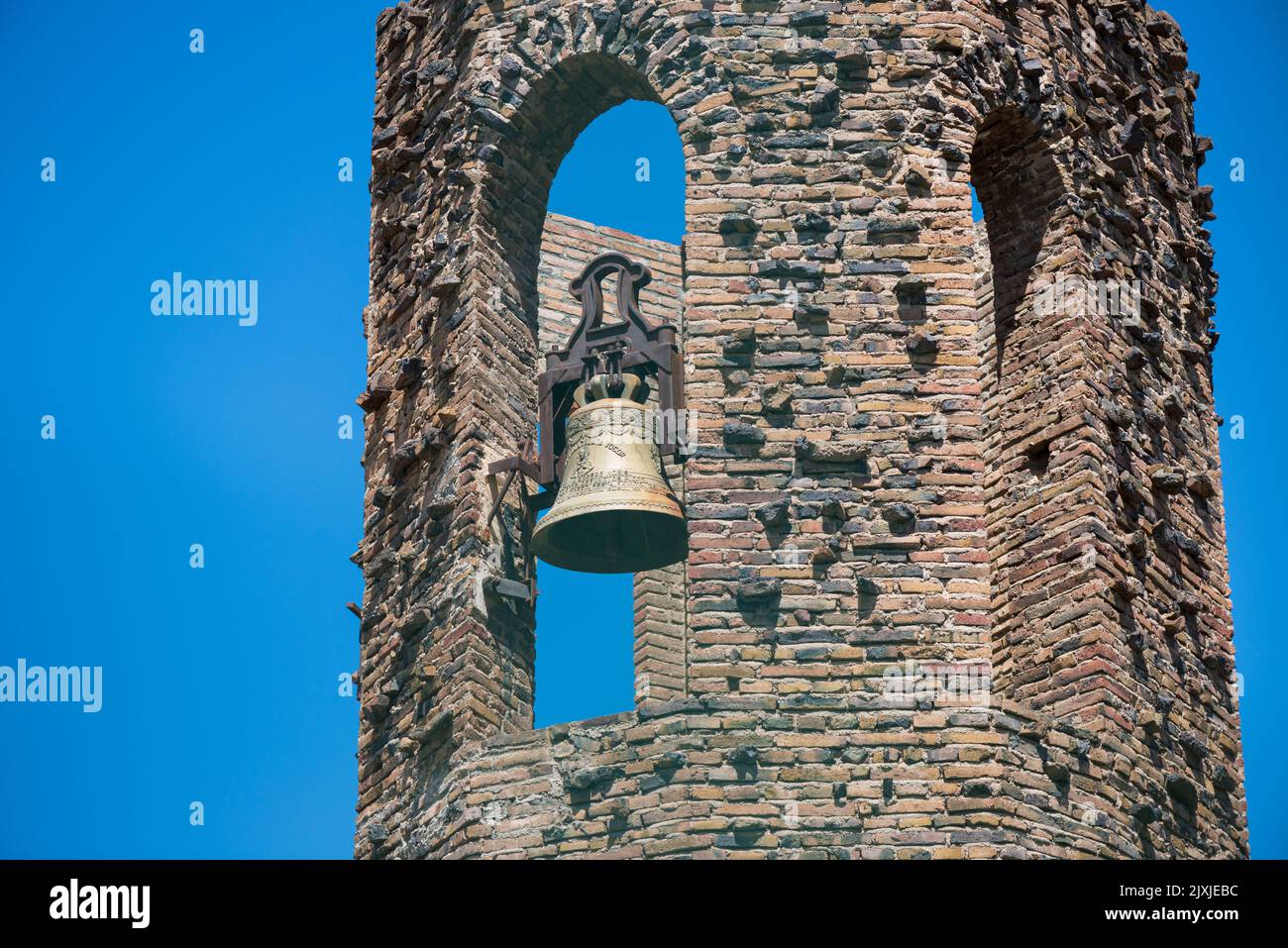 Natural stone crypt hi-res stock photography and images - Alamy