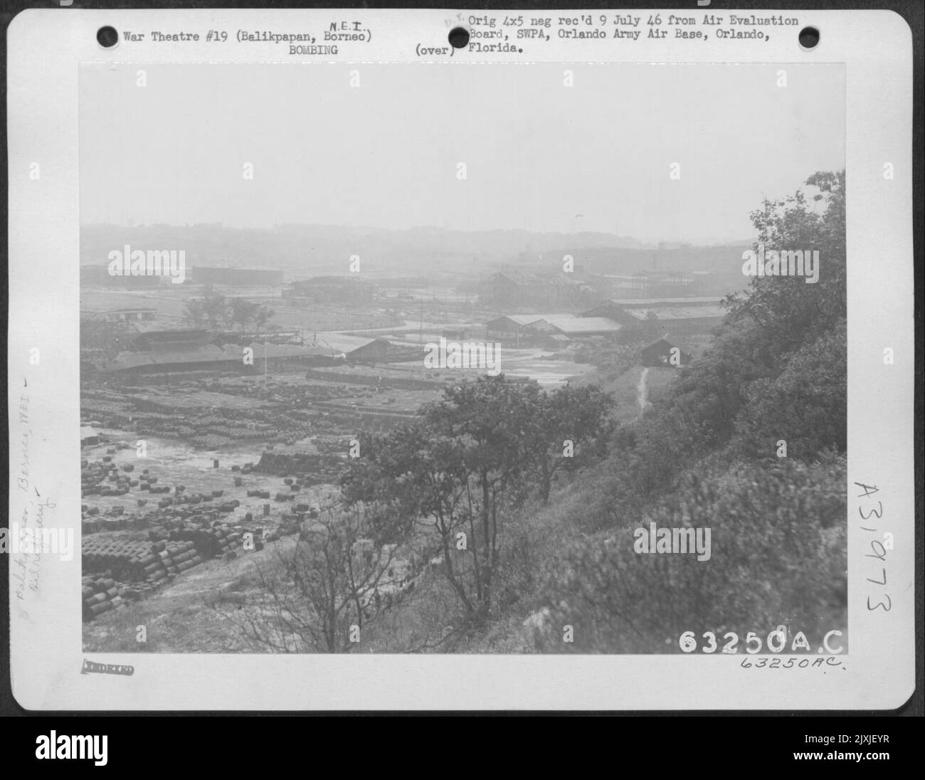 Balikpapan Operation July 1-31, 1945-The Balikpapan refinery, steel ...