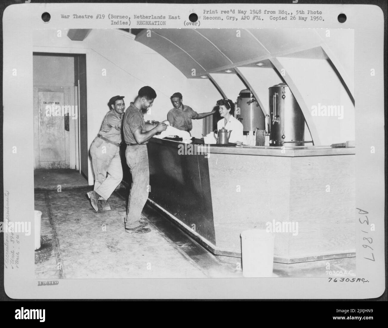 Members of the 394th Bomb Squadron, 5th Bomb Group "Bomber Barons ...