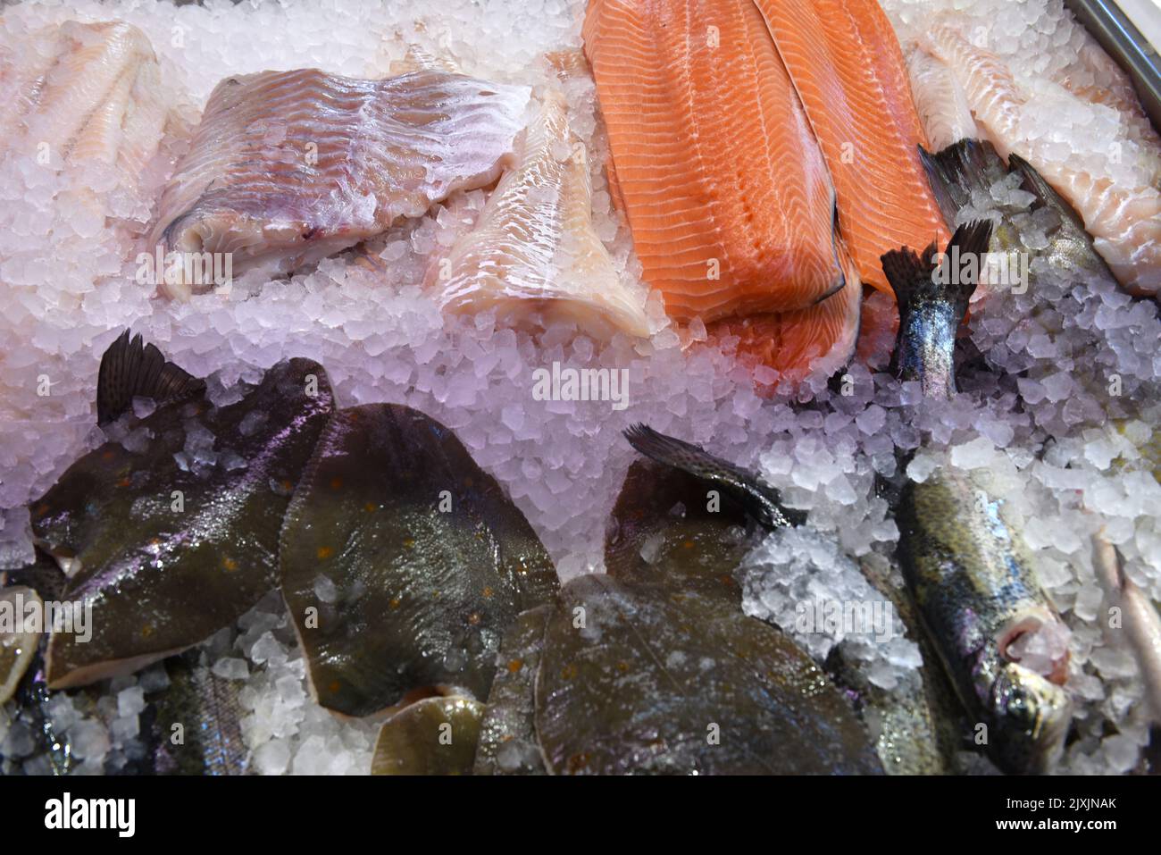 Chilled Fish In The Fish Counter Stock Photo - Alamy