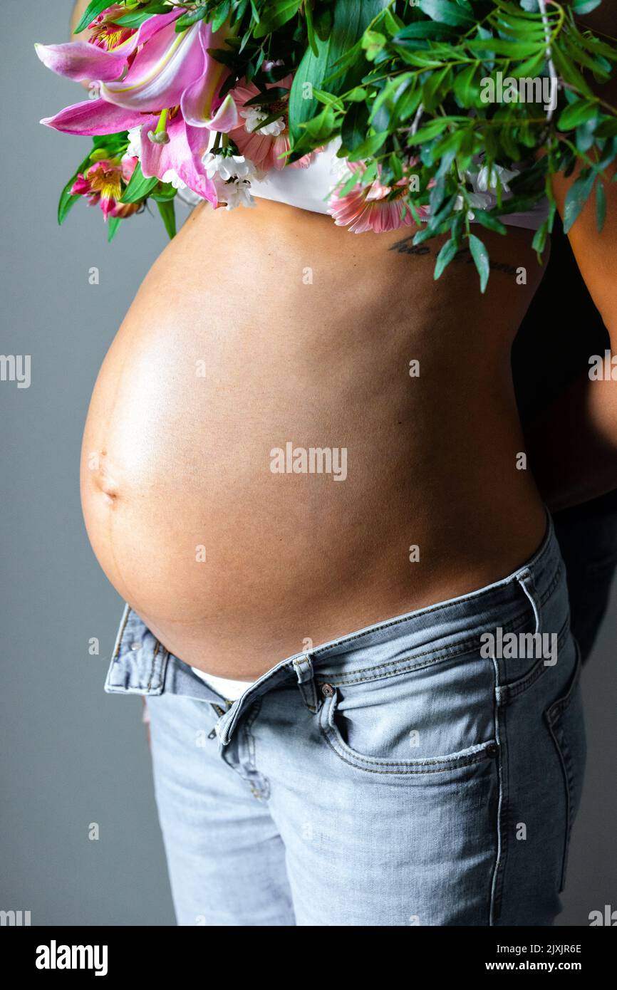 Belly flowers hi-res stock photography and images - Alamy