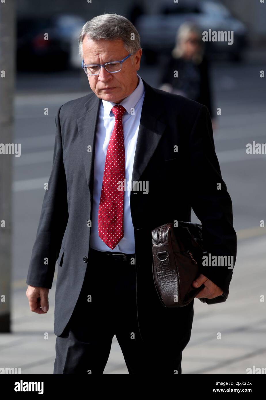 Former psychologist Mark Jantos arrives at the Adelaide Magistrates ...