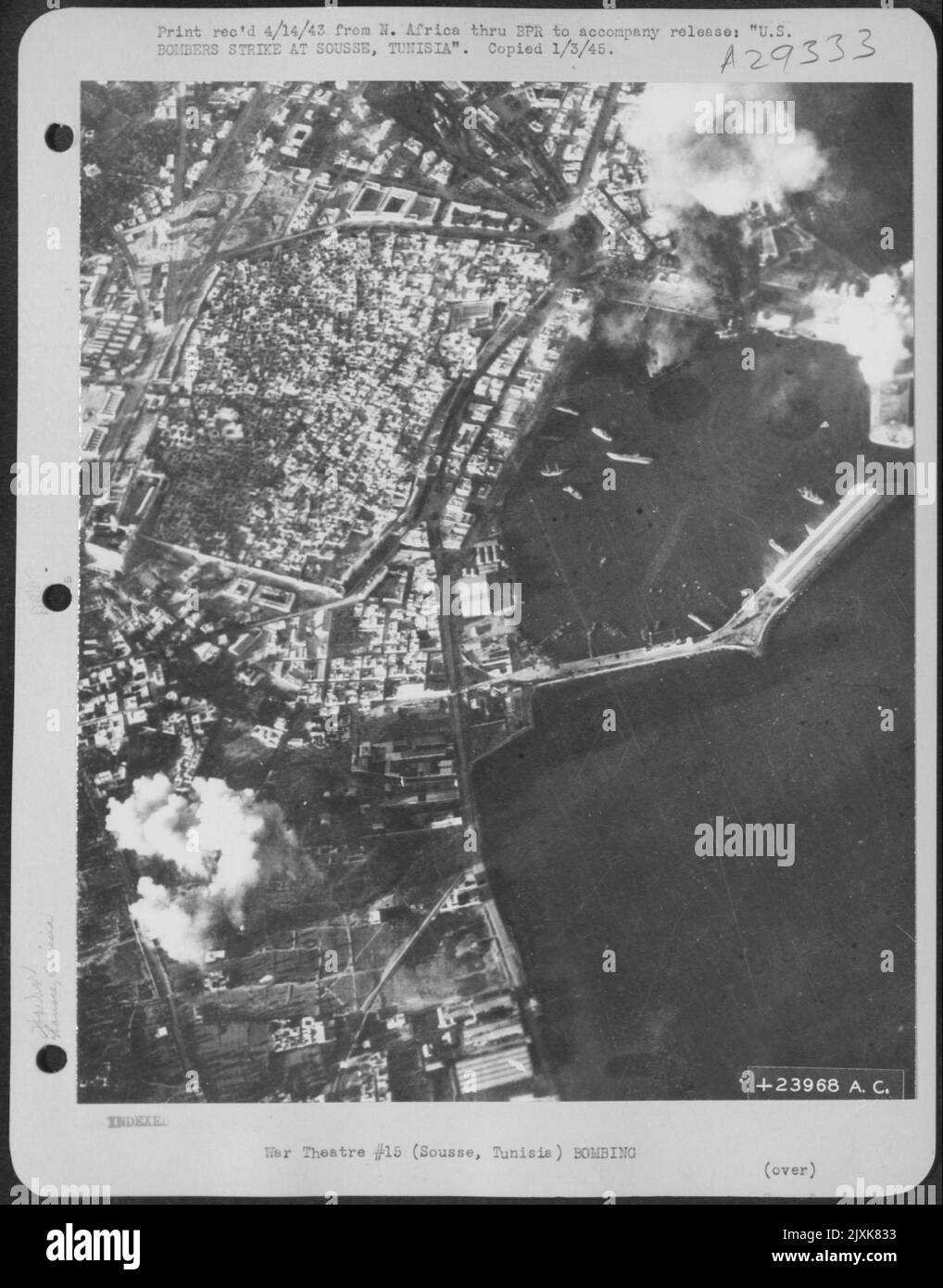 An important mediterranean seaport Black and White Stock Photos ...