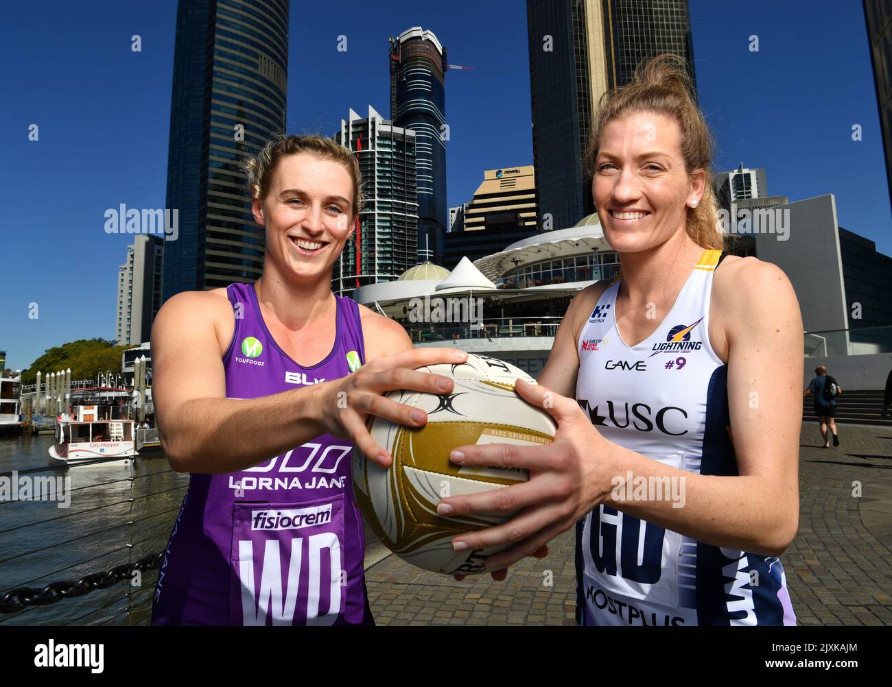 Gabi Simpson (left) of the Queensland Firebirds and Karla Pretorius ...