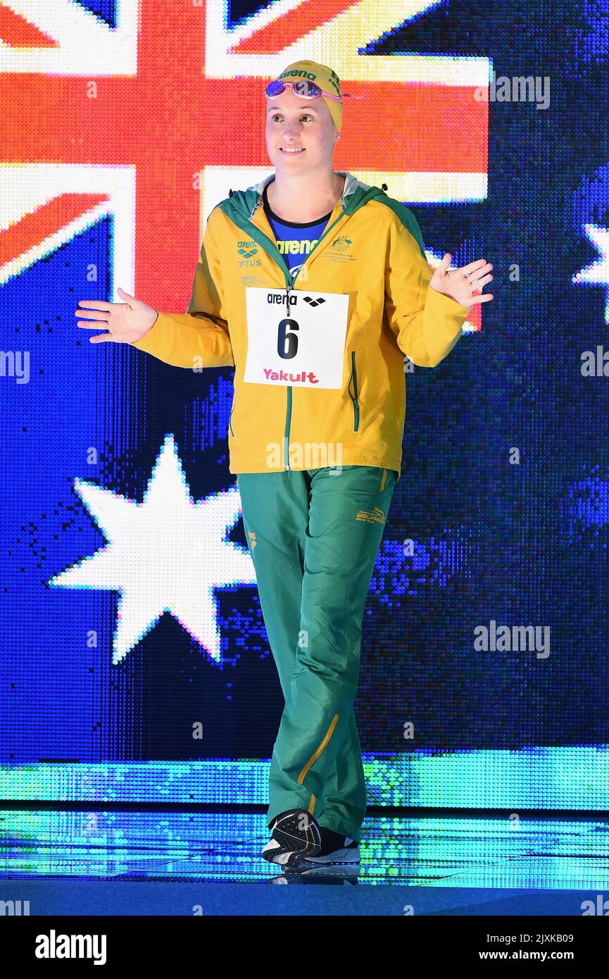 Jessica Hansen of Australia walks onto the pool deck prior to the Women ...
