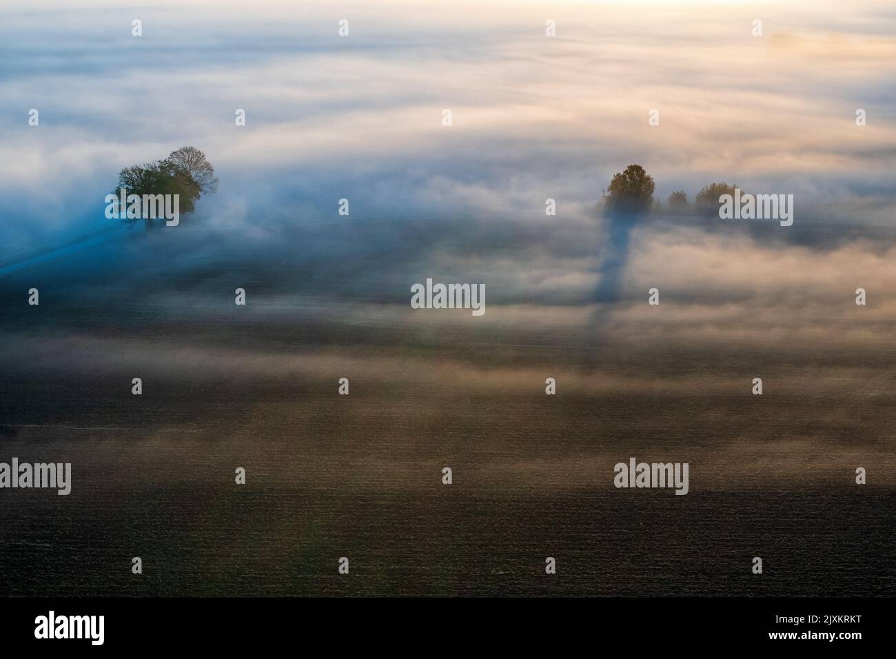 Mist fields in morning hi-res stock photography and images - Alamy