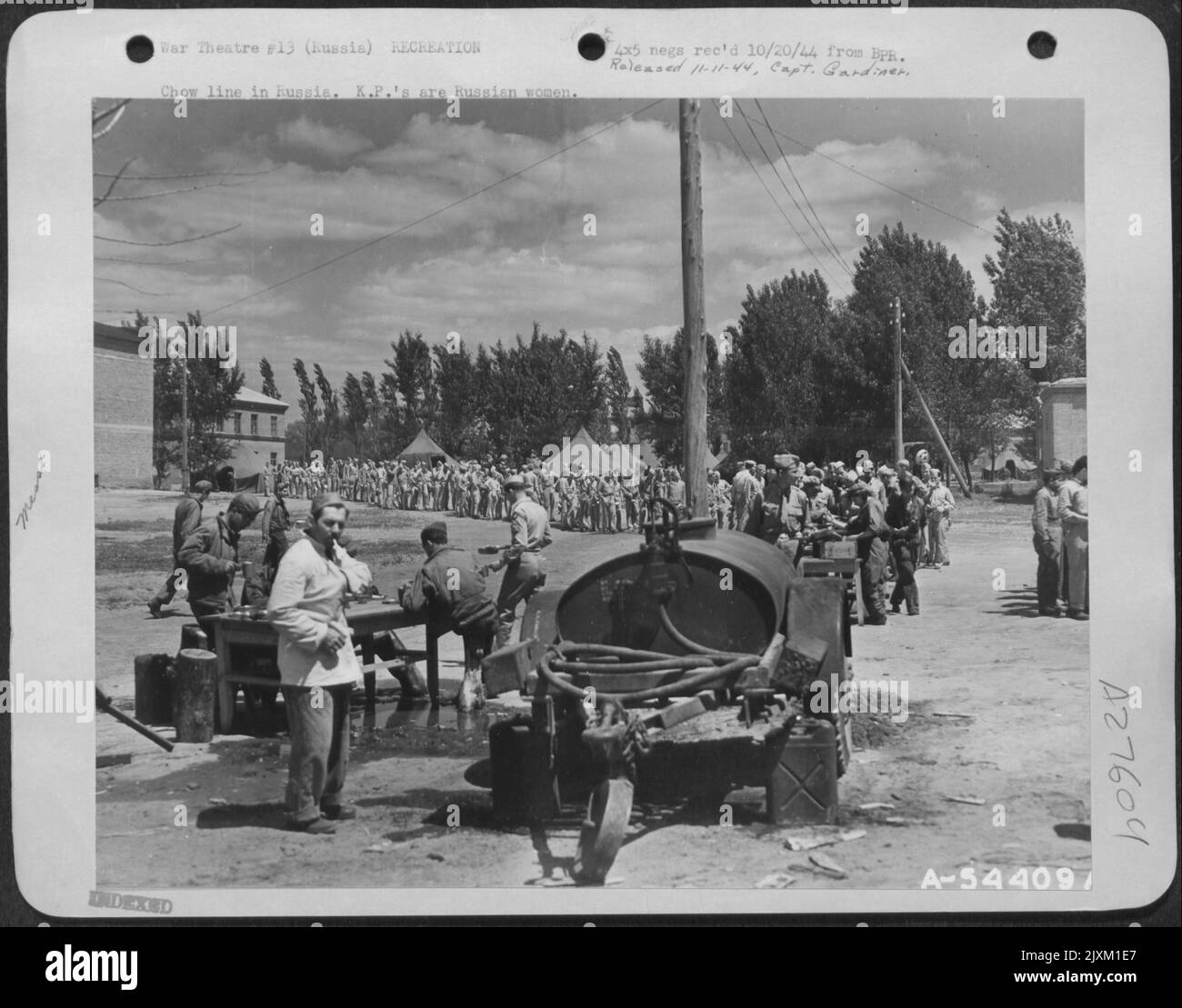 Chow line in Russia. K.P.'s are Russian women Stock Photo - Alamy