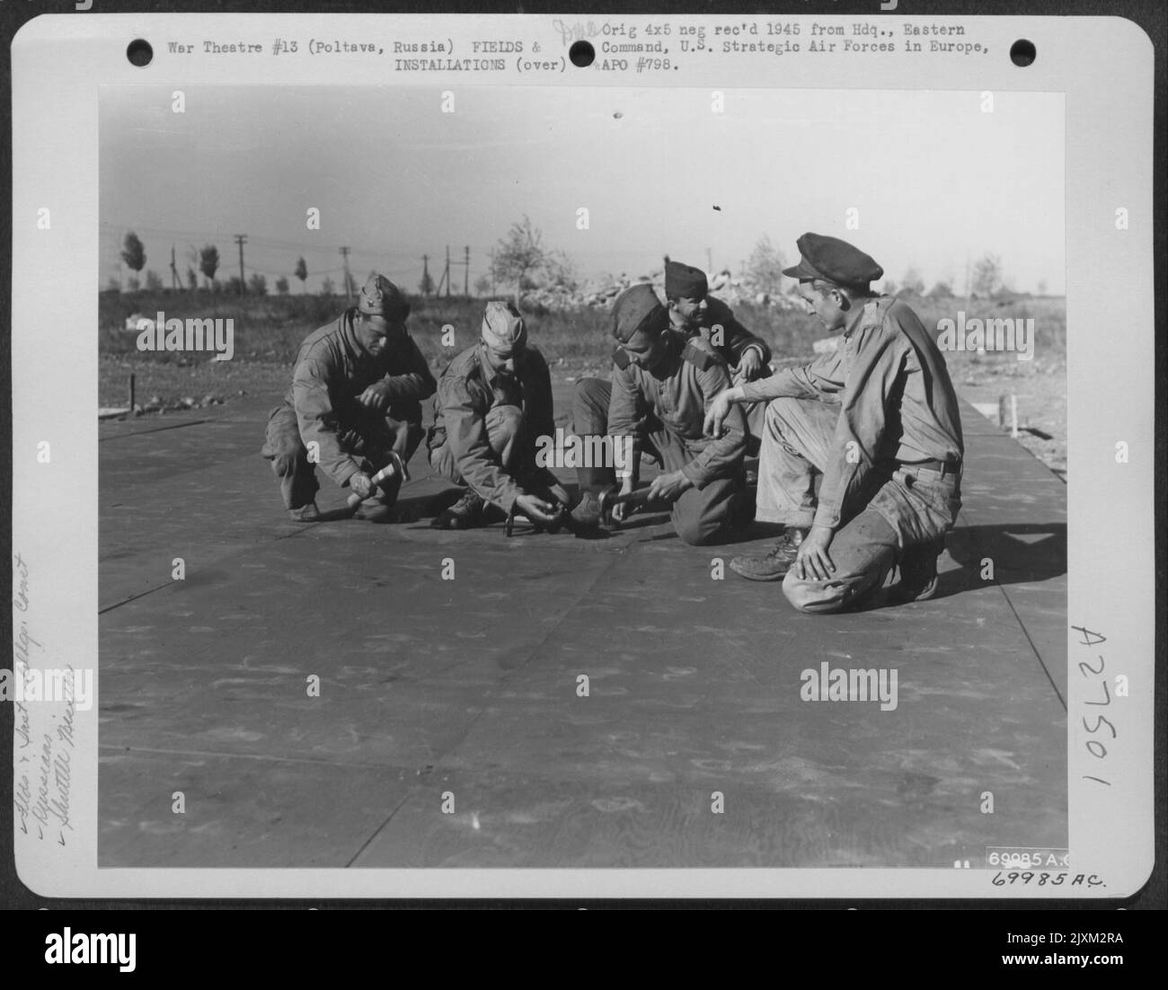 Soldiers participating in army Black and White Stock Photos & Images ...