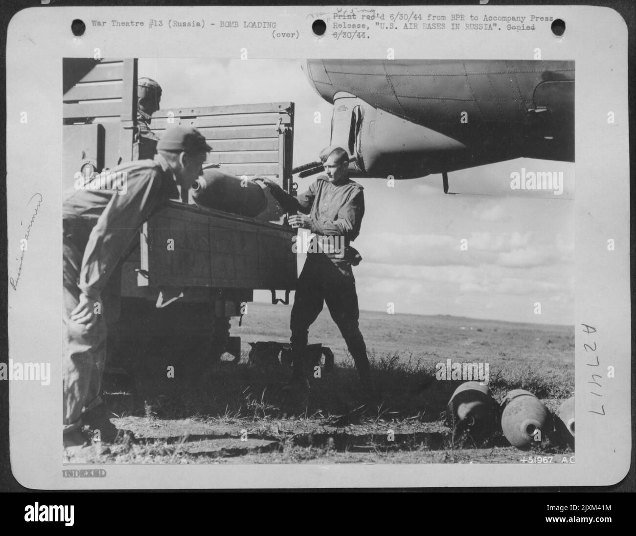 Air force load crew Black and White Stock Photos & Images - Alamy
