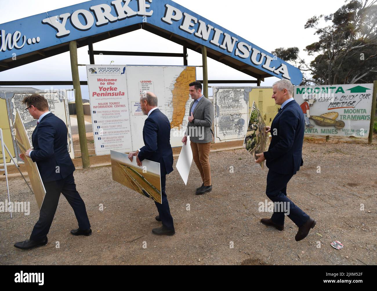 (L-R) SA Minister for Transport and Infrastructure Stephan Knoll, MP ...