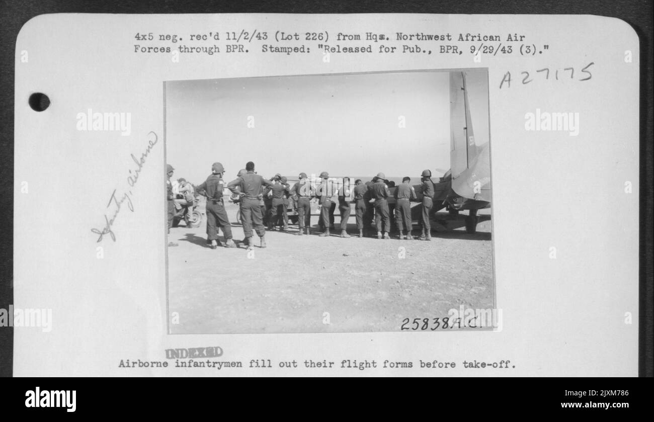Airborne infantrymen fill out their flight forms before take-off Stock ...